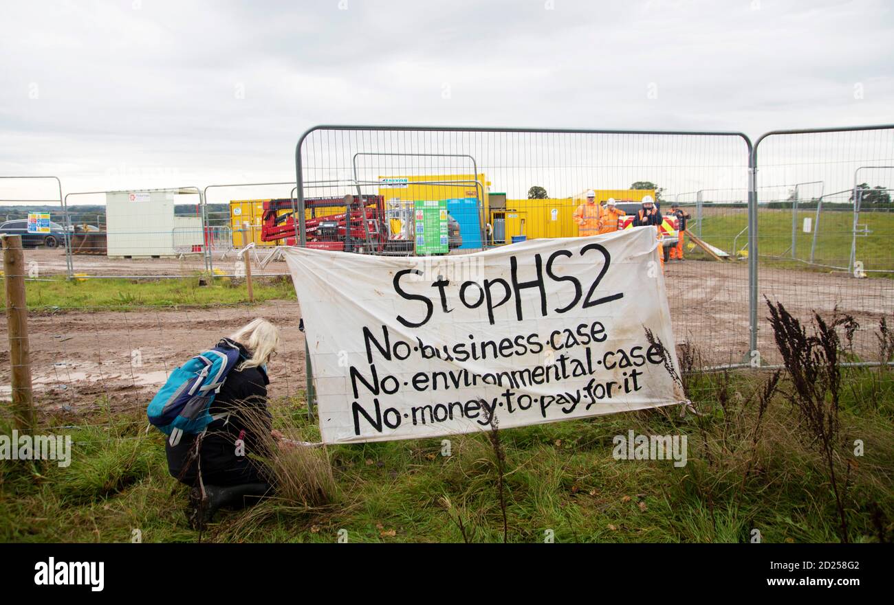 Hs2 protest banner stop hs2 hi-res stock photography and images - Alamy