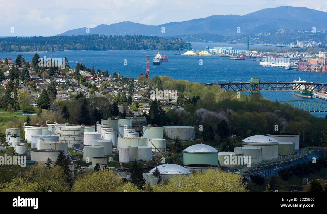 Strorage tanks hi-res stock photography and images - Alamy