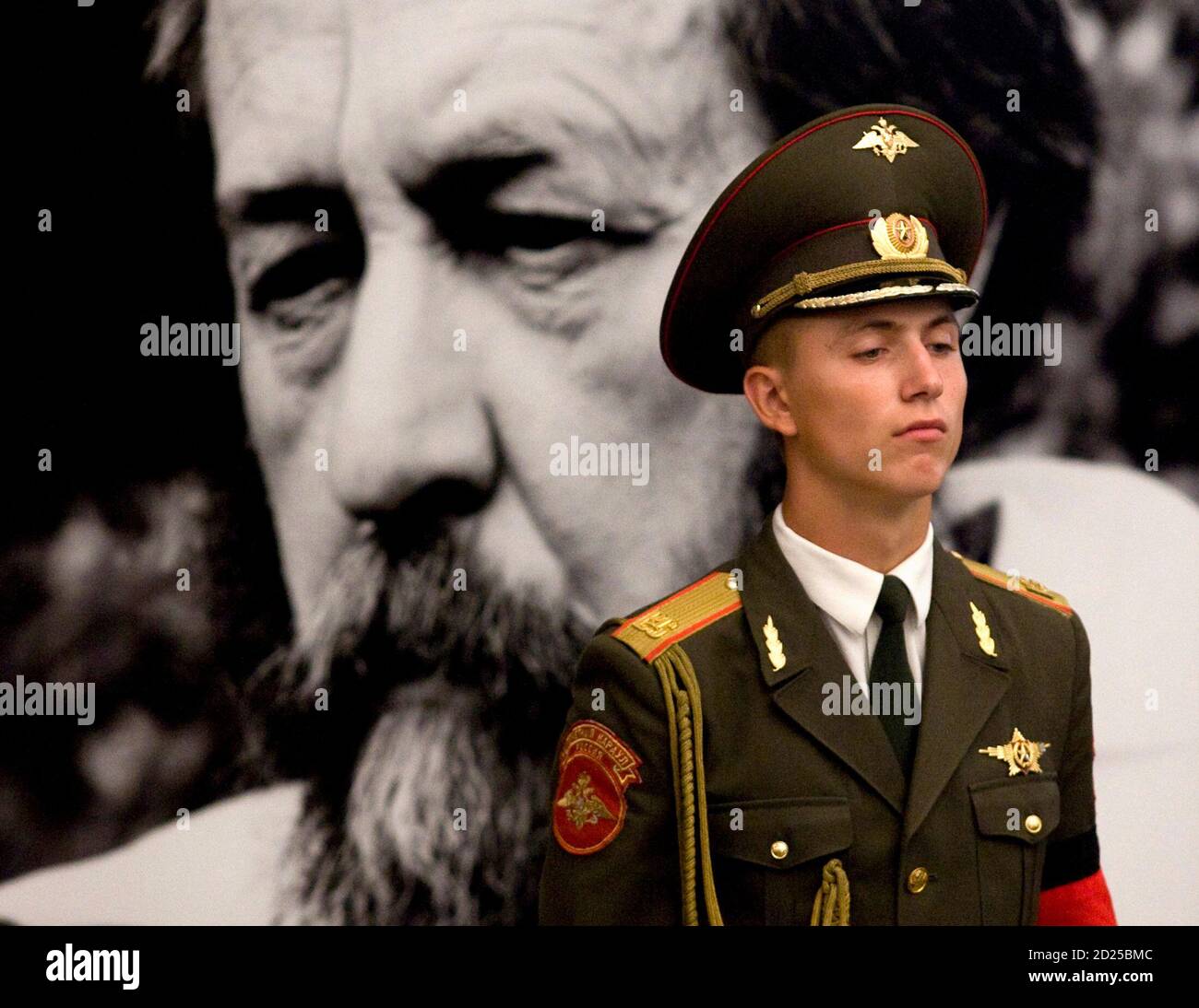 Body of lies poster hi-res stock photography and images - Alamy