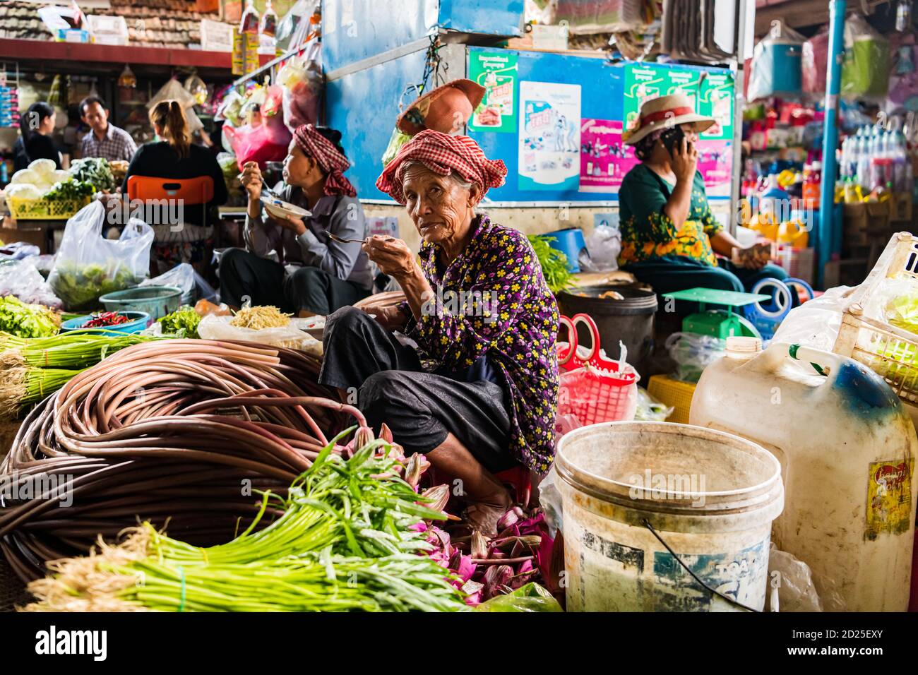 Cambodian local wet market hi-res stock photography and images - Alamy