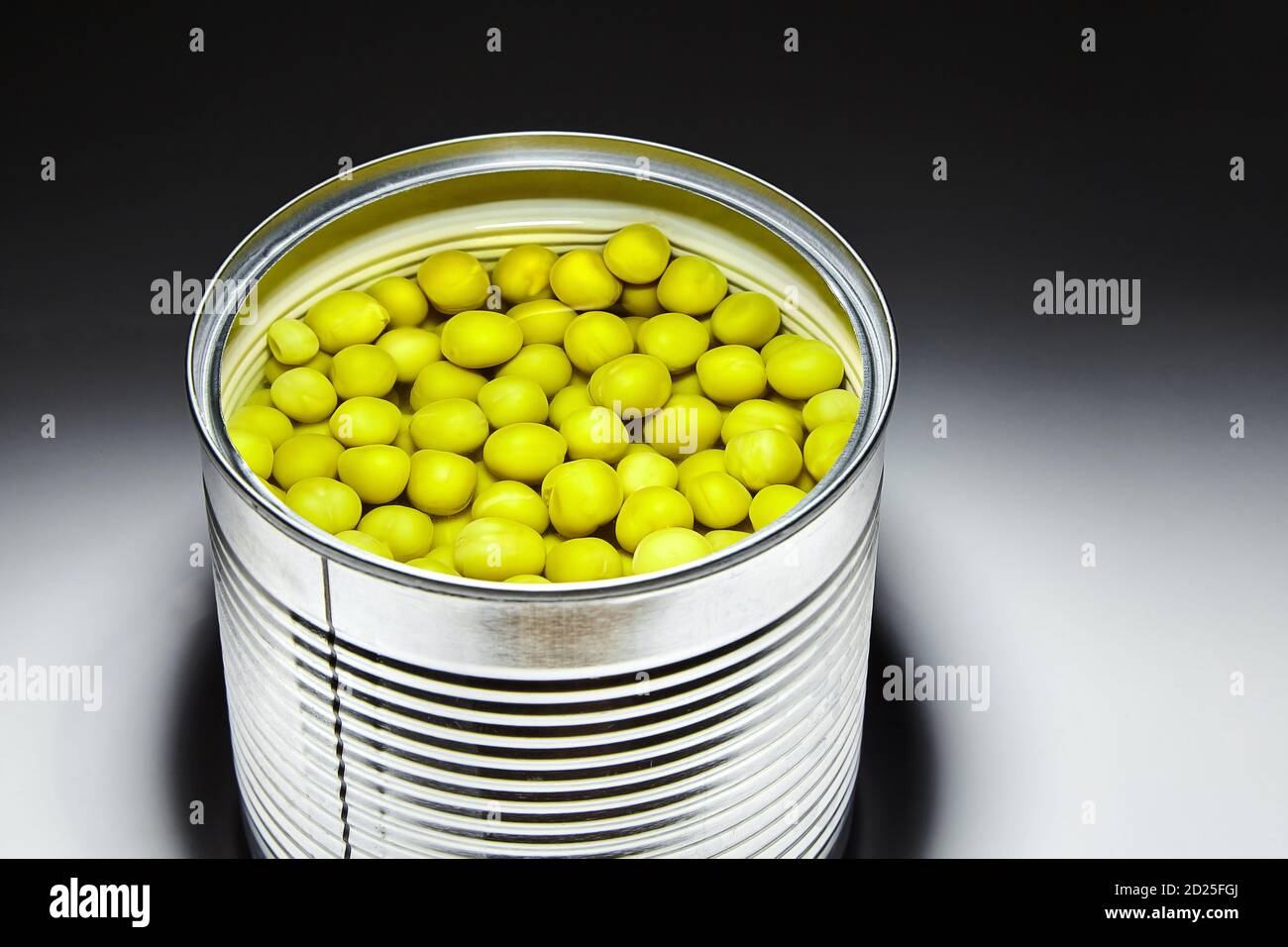 Tin can sweet peas hi-res stock photography and images - Alamy