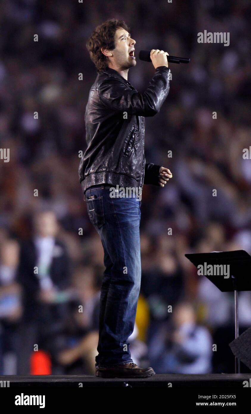 Singer josh groban hi-res stock photography and images - Alamy