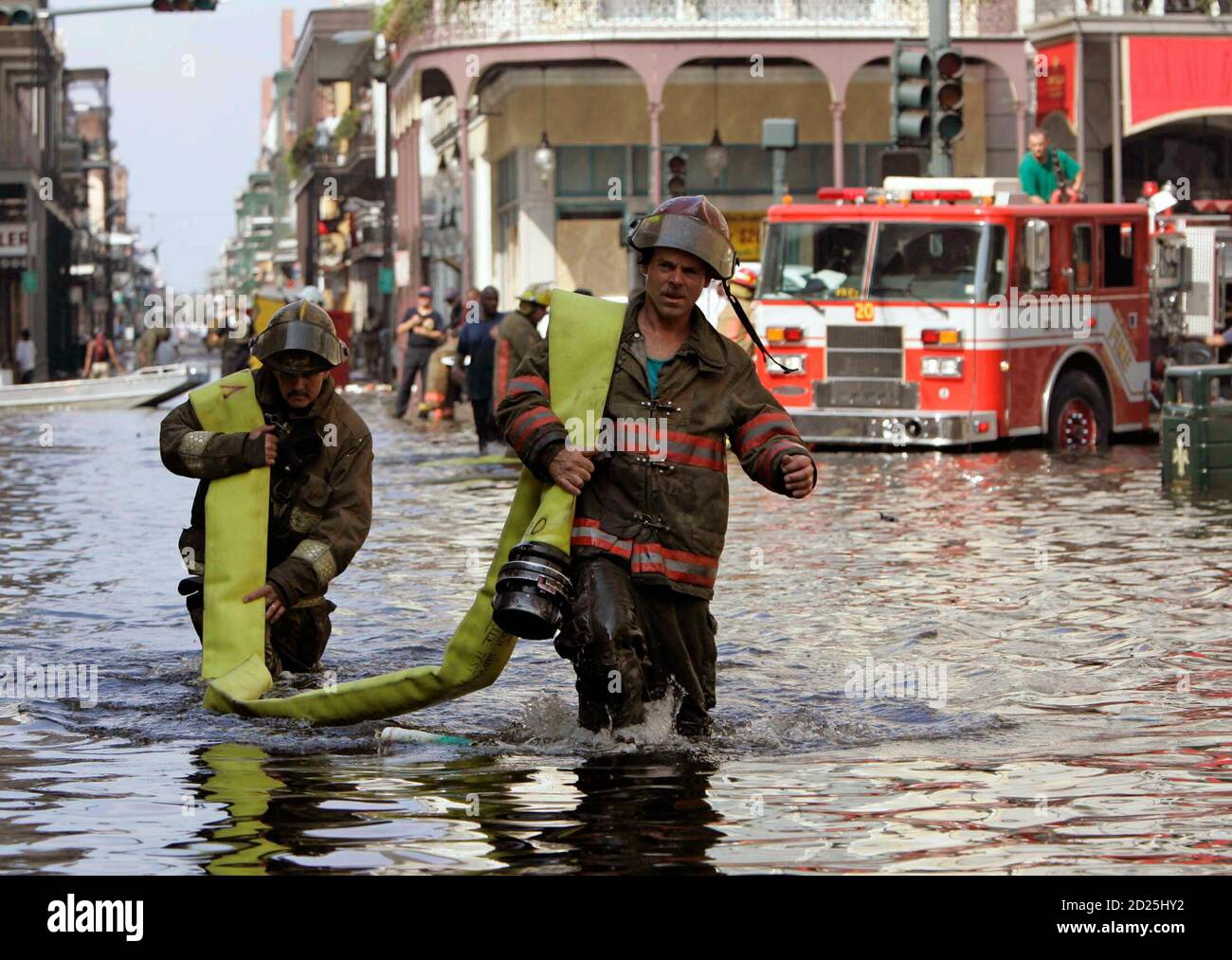 Hurricane katrina damage floods hi-res stock photography and images - Alamy