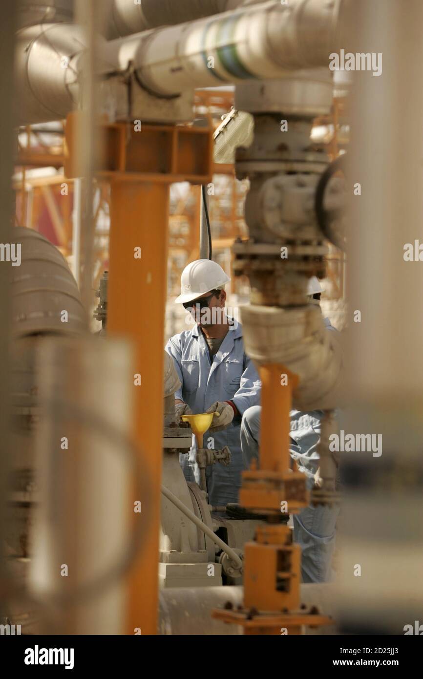 Qatar iran gas field hi-res stock photography and images - Alamy