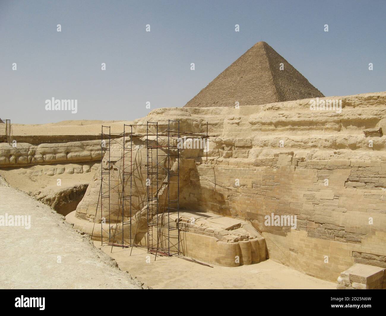 Rear renovation works on the Great Sphinx at Giza Stock Photo - Alamy