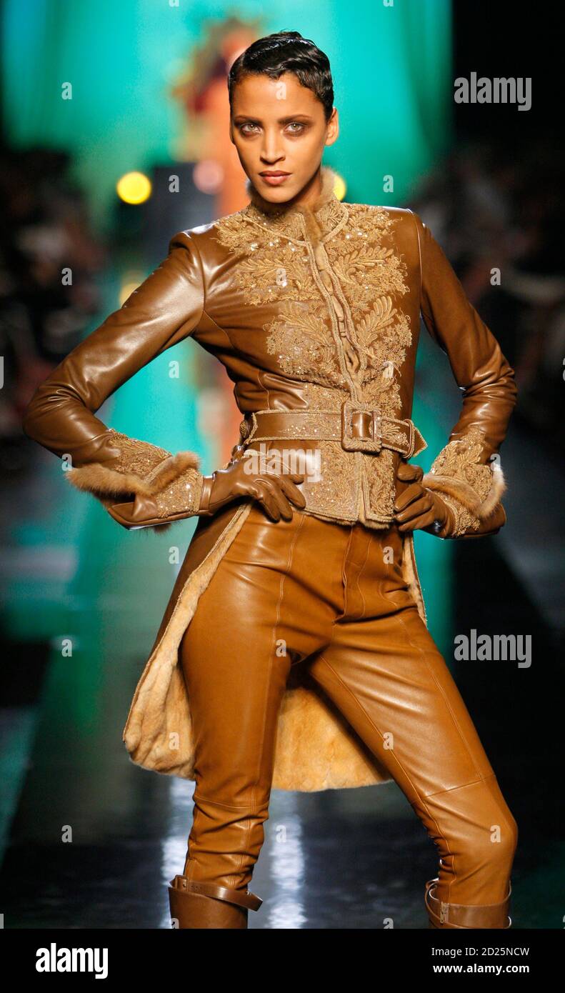 2007 france noemie lenoir hi-res stock photography and images - Alamy