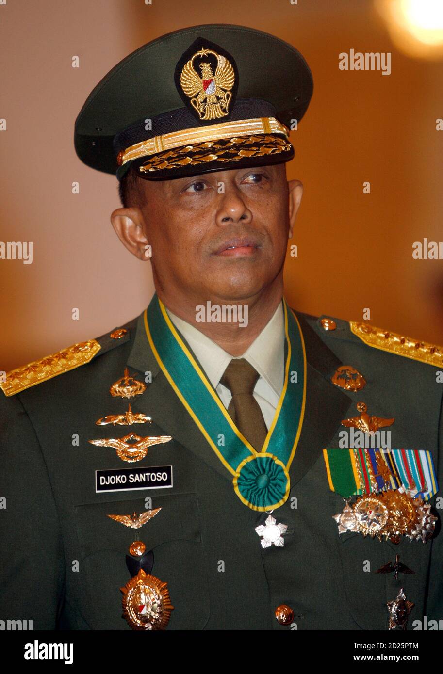 The new commander in chief armed forces army hi-res stock photography ...