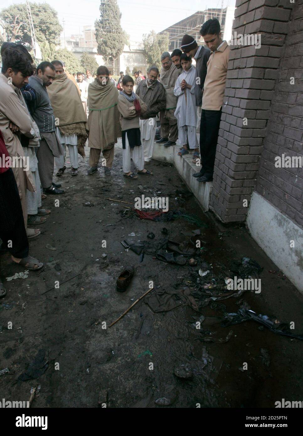 Assassination Of Benazir Bhutto High Resolution Stock Photography and ...
