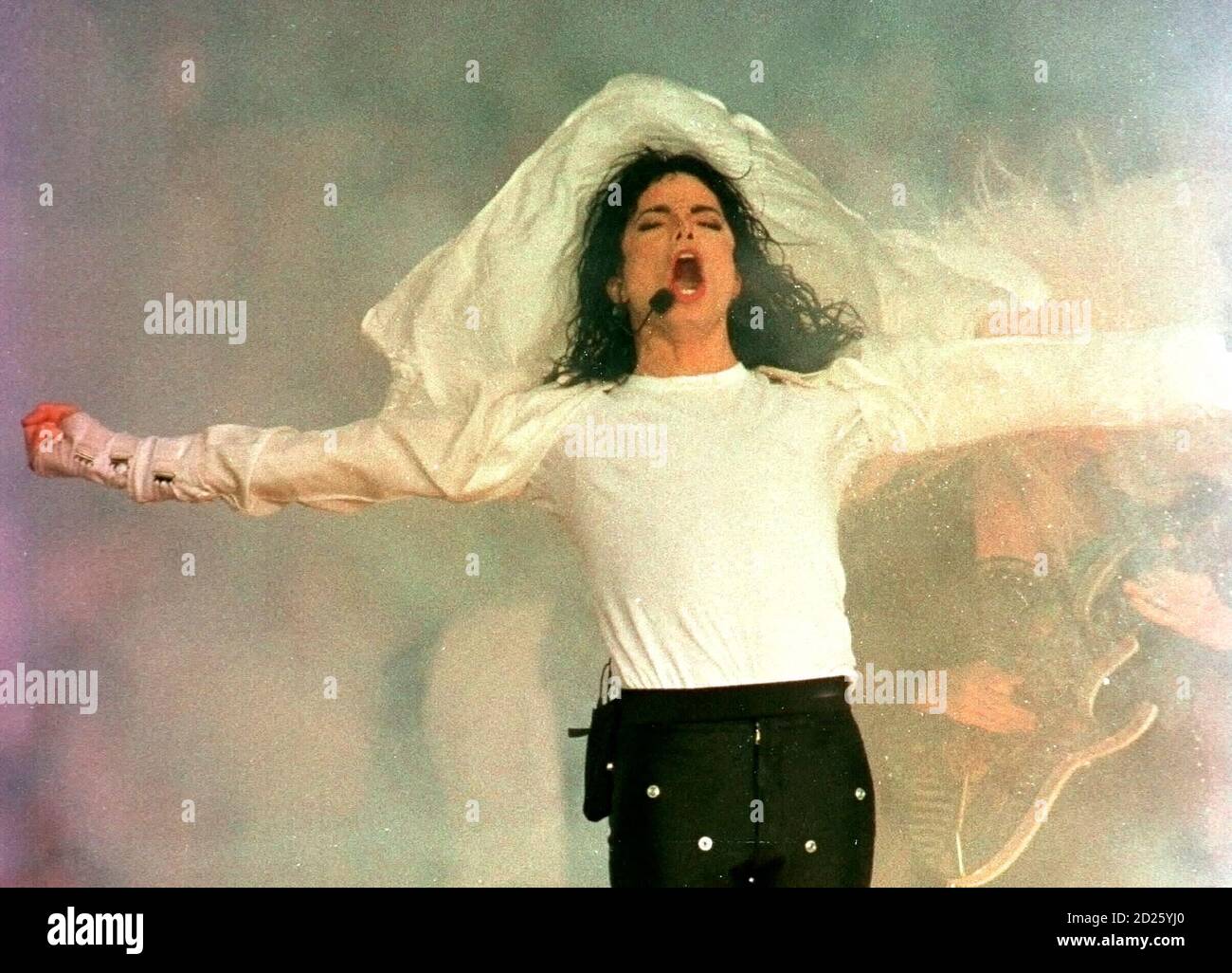 Michael jacksons body hi-res stock photography and images - Alamy