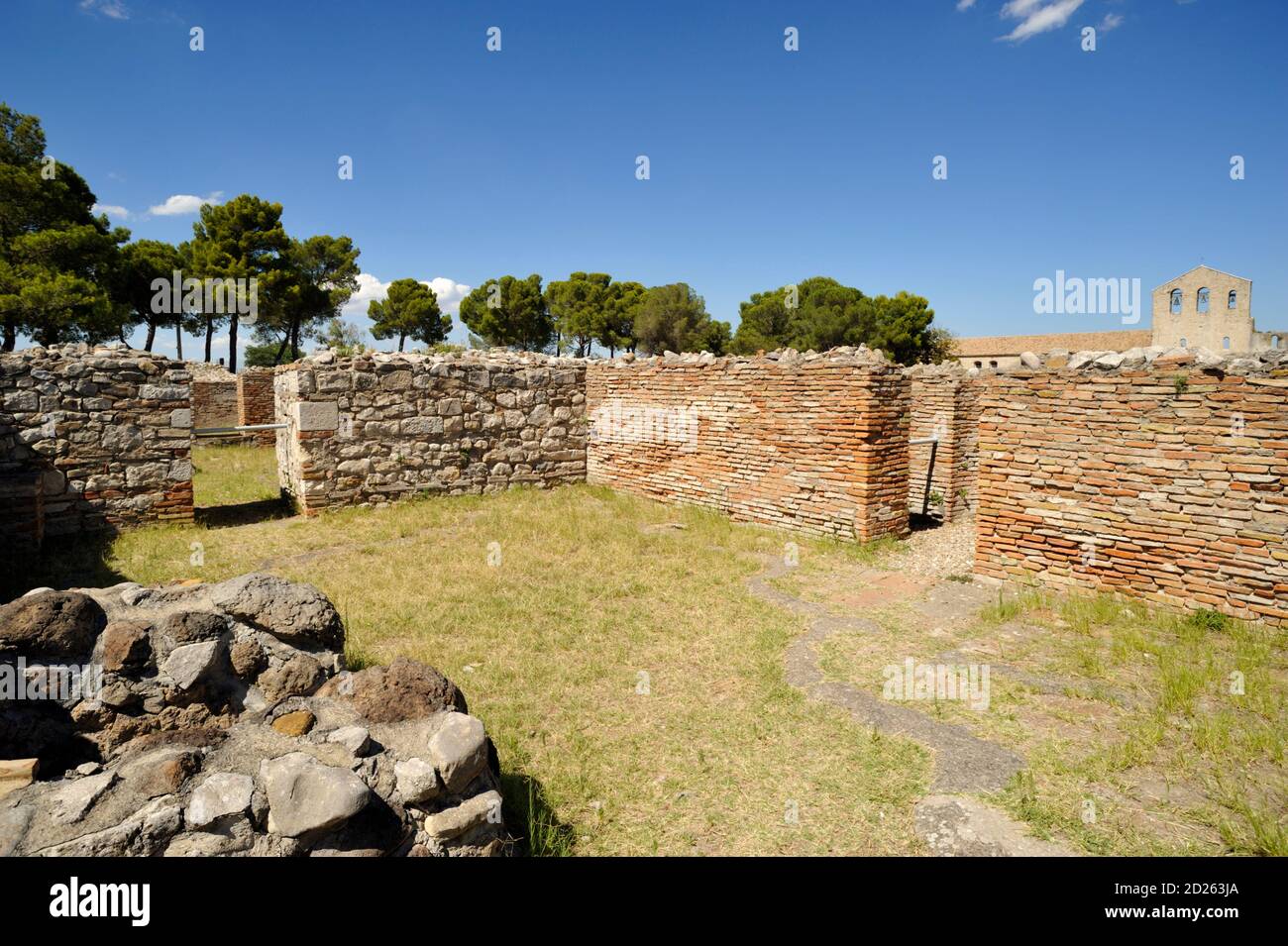 Italy, Basilicata, Venosa, Archaeological Park, roman houses ruins ...