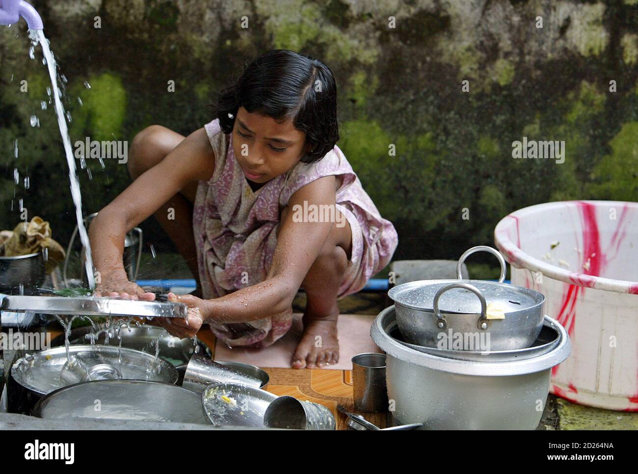 Child labourer hi-res stock photography and images - Alamy