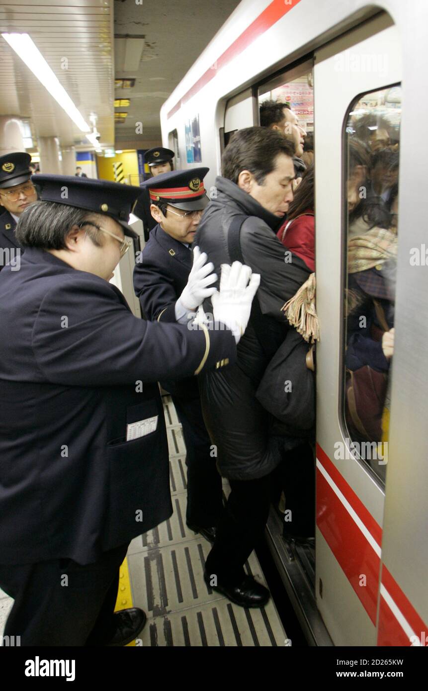 Tokyo Subway Station Push High Resolution Stock Photography and Images ...