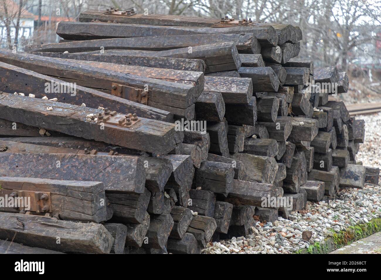Pile heap stack railway sleepers railway ties hi-res stock photography ...