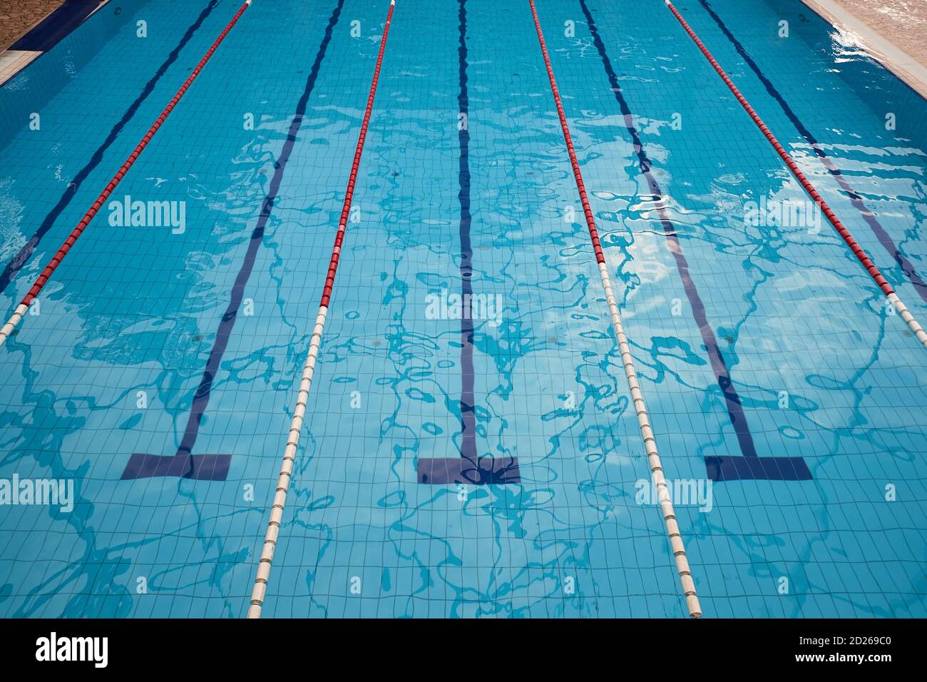 Swimming Pool Lane Lines 2,100+ Swimming Pool Lane Lines Stock Photos,