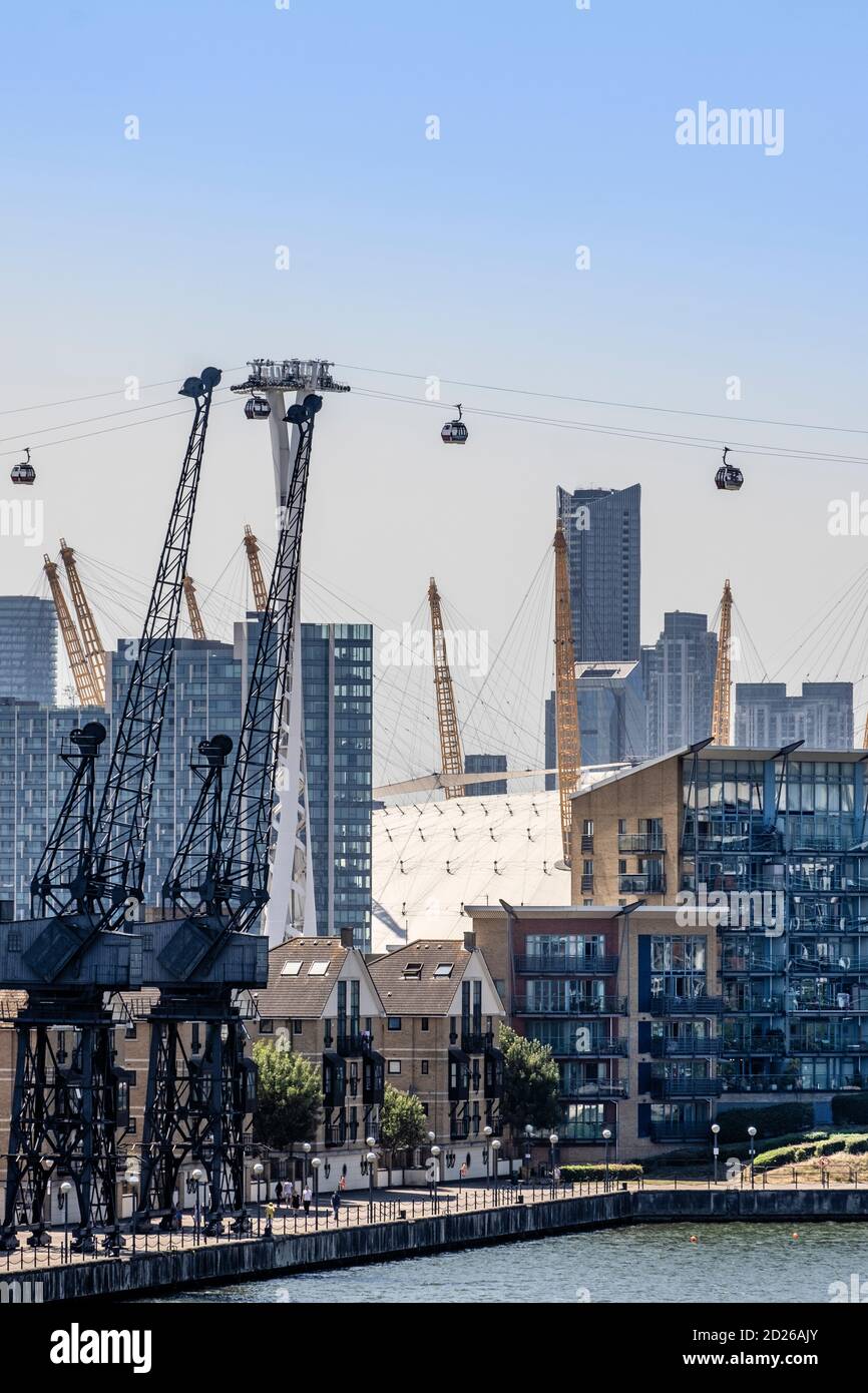 UK, London, Docklands. The skyline of London's Canary Wharf Central ...