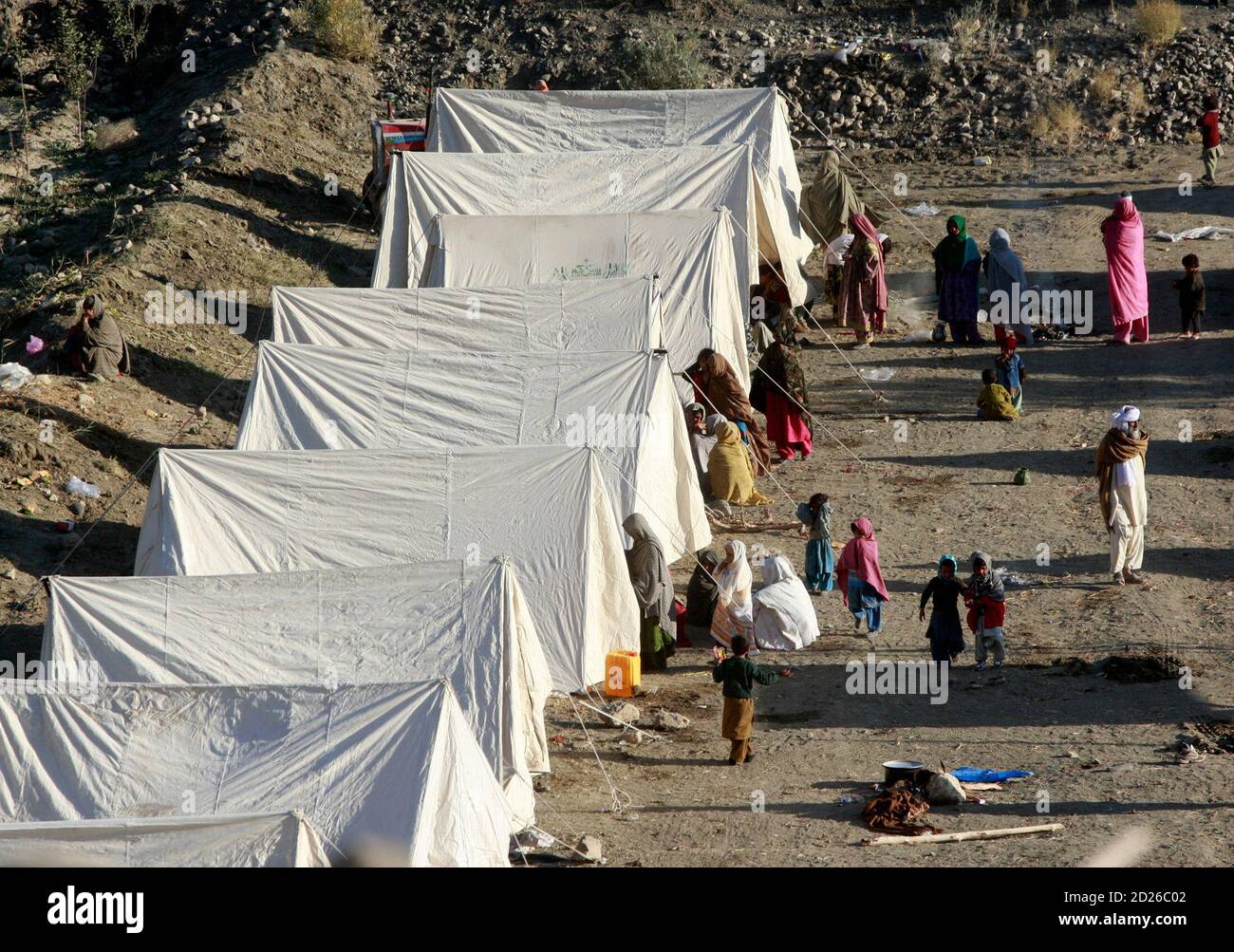 Earthquake collapse pakistan hi-res stock photography and images - Alamy