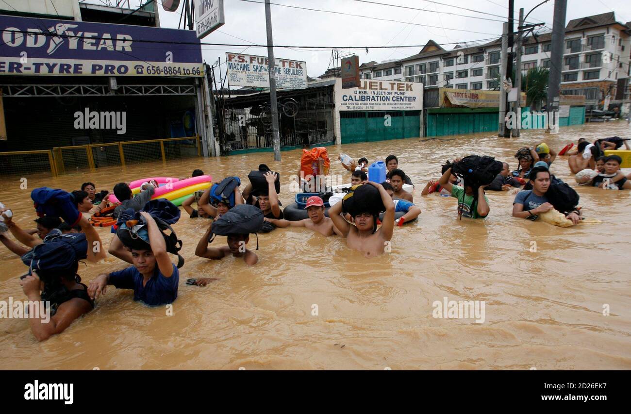 Disaster officials hi-res stock photography and images - Alamy