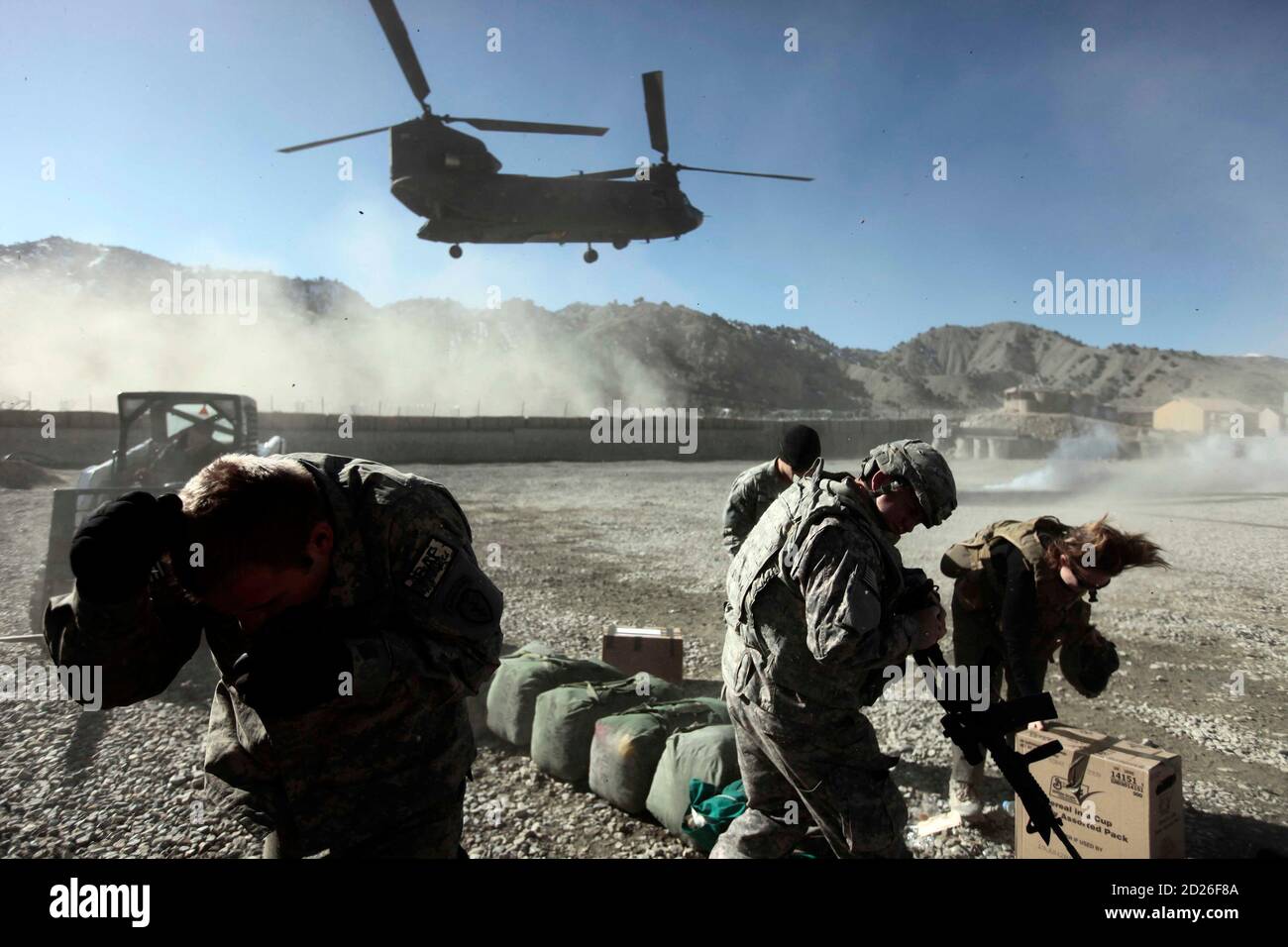 Helicopter dust afghanistan hi-res stock photography and images - Alamy