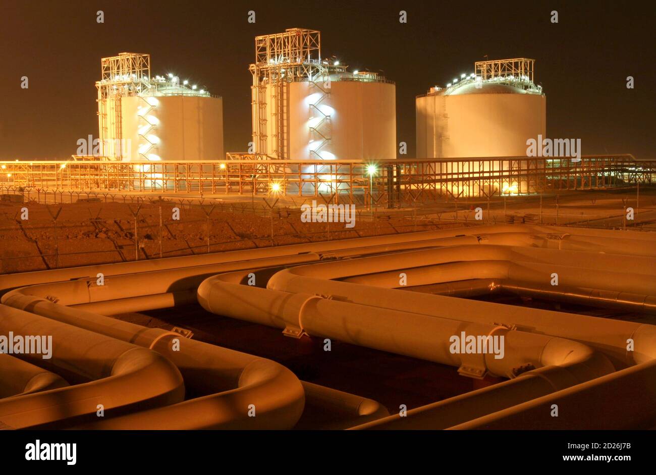 Qatar iran gas field hi-res stock photography and images - Alamy