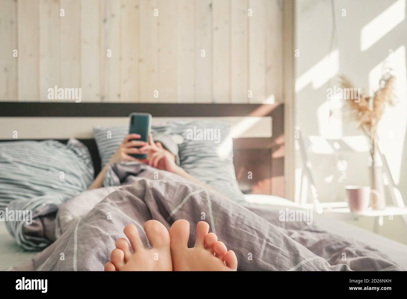 Feet phone girl hi-res stock photography and images - Alamy