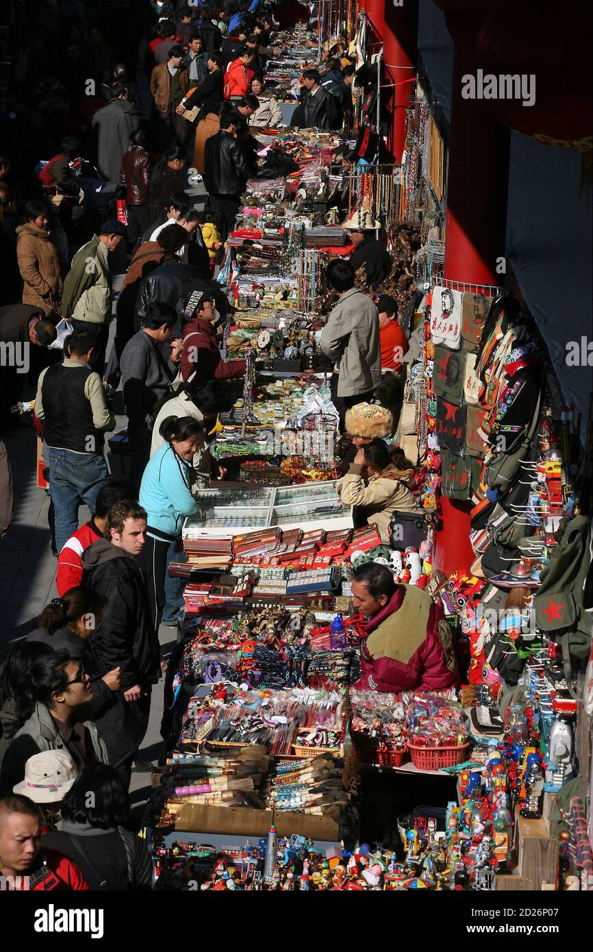 China fake merchandise hi-res stock photography and images - Alamy