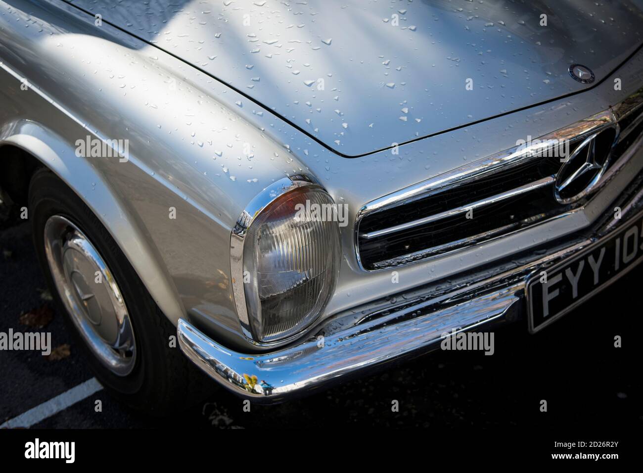 On bonnet of mercedes hi-res stock photography and images - Alamy