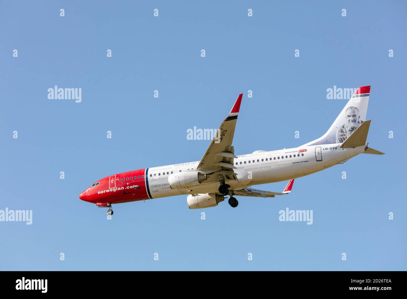 Boeing 737 landing gear hi-res stock photography and images - Alamy