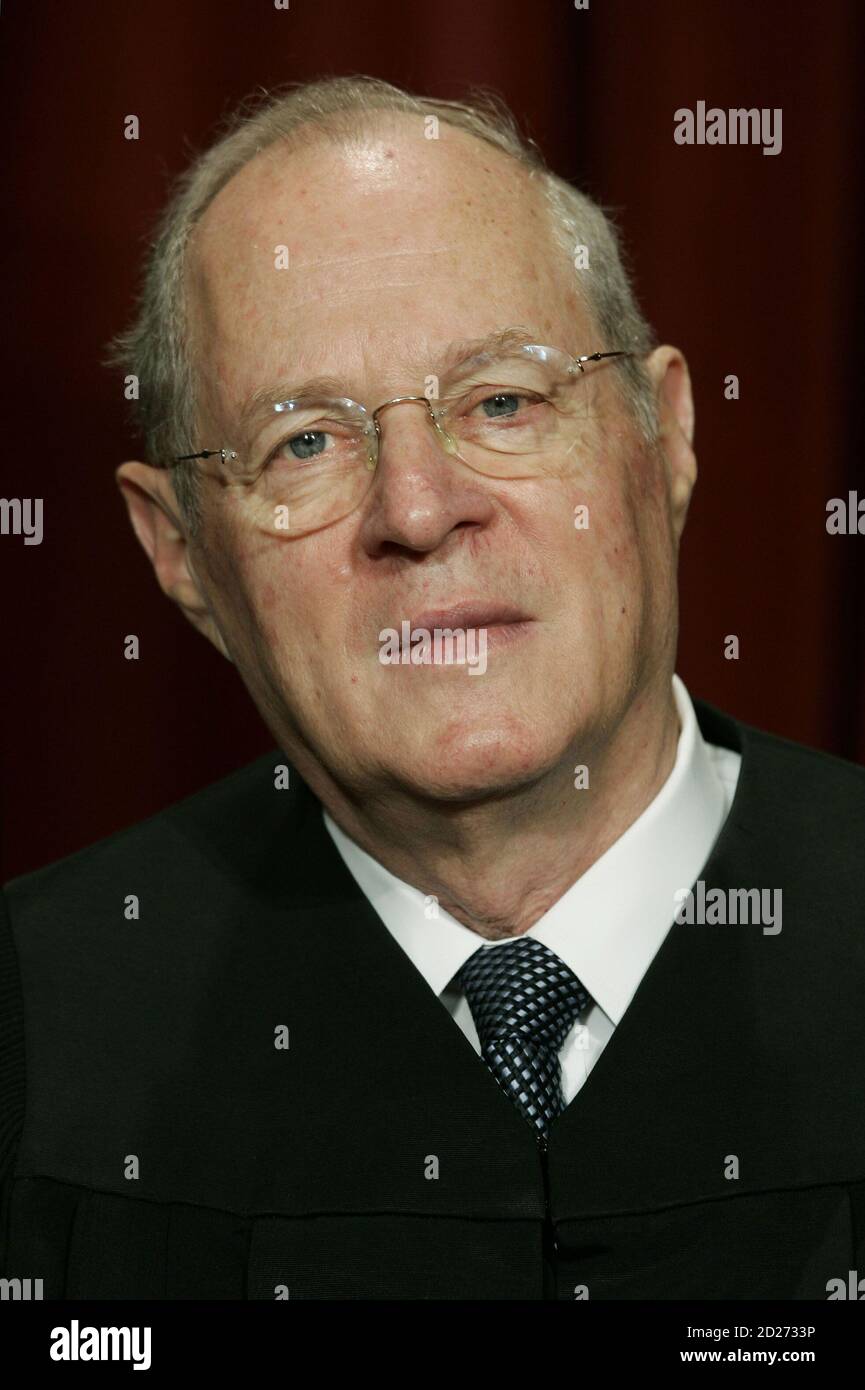 U s supreme court justices official hi-res stock photography and images ...