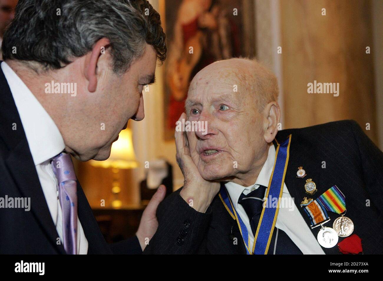 Founder member the royal society hi-res stock photography and images ...