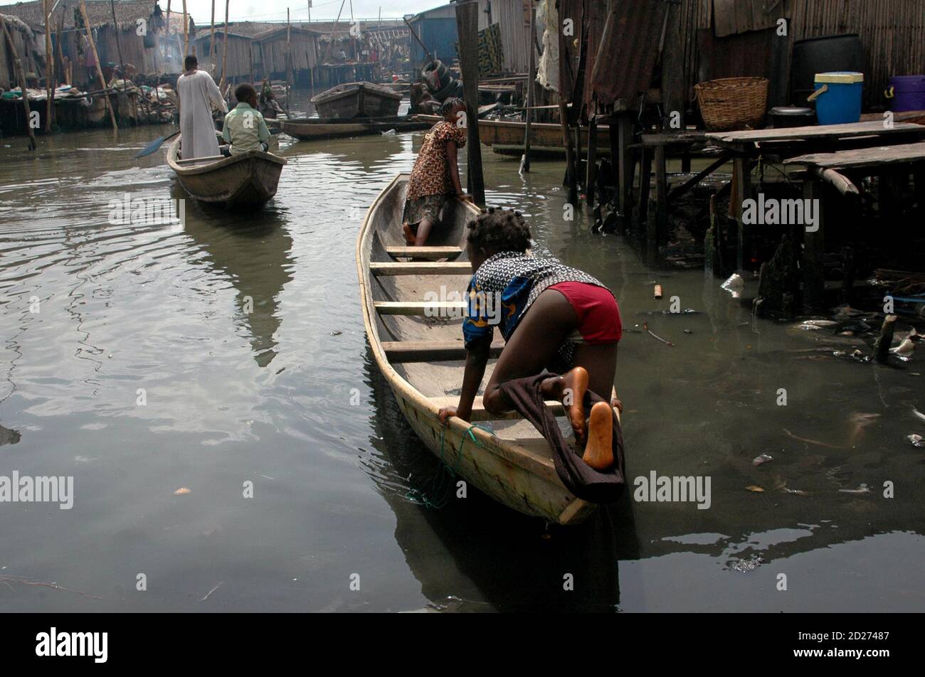 Nigeria Canoe High Resolution Stock Photography and Images - Alamy