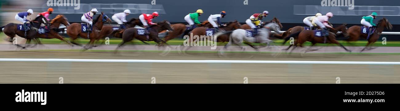 Back straight hi-res stock photography and images - Alamy
