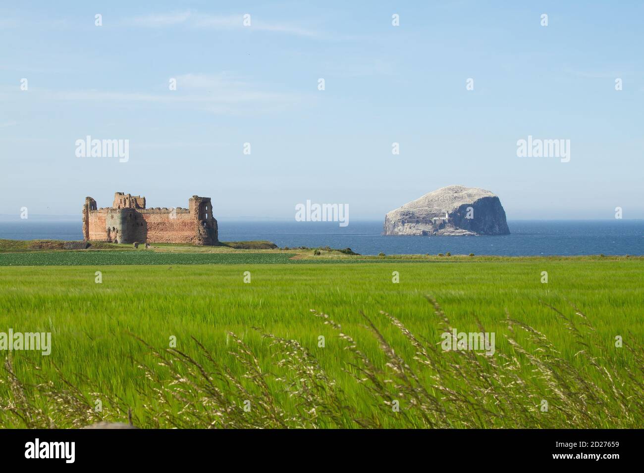 Magnificent North Berwick castle captured in Scotland Stock Photo - Alamy
