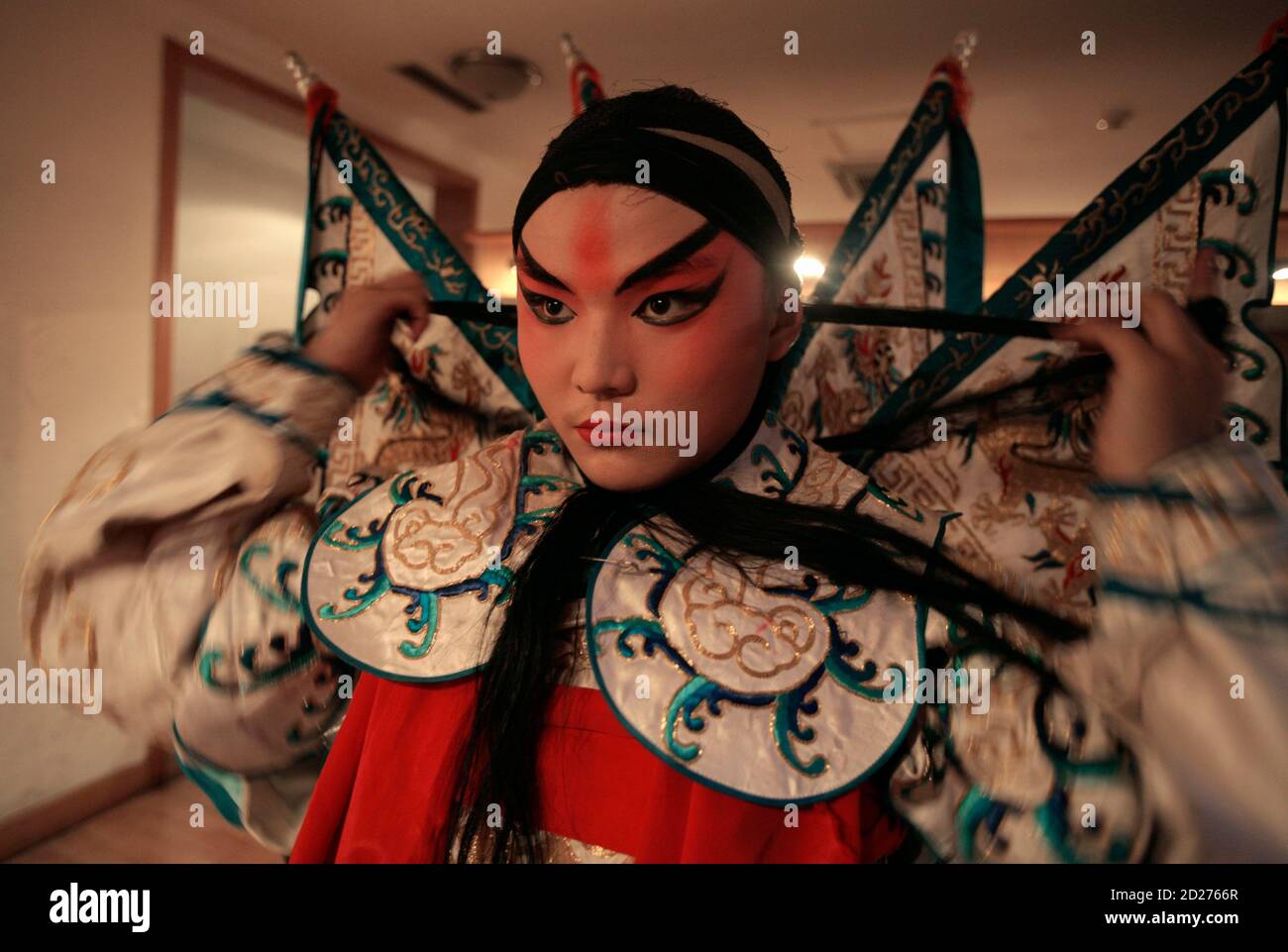 Sichuan opera masks hi-res stock photography and images - Alamy