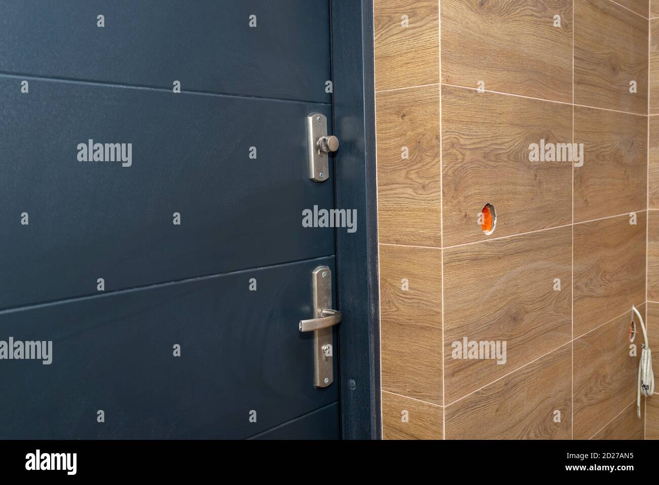 Empty lock chamber hi-res stock photography and images - Alamy
