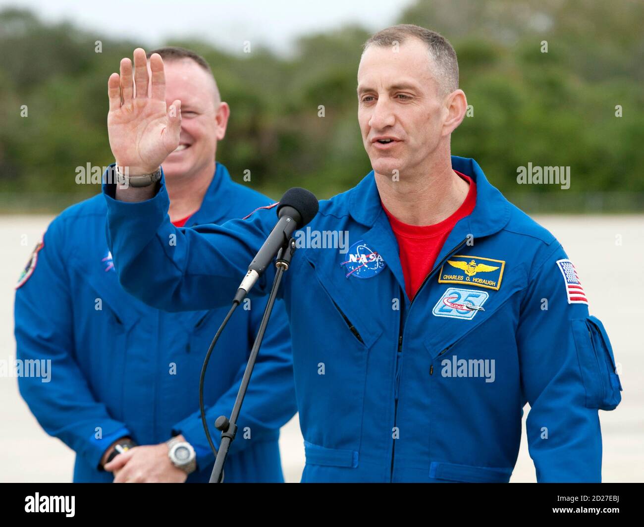 Sts 129 space shuttle hi-res stock photography and images - Alamy