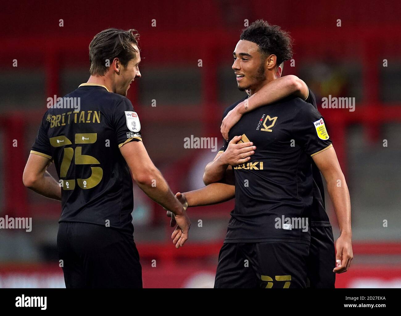 Milton keynes dons jay bird hi-res stock photography and images - Alamy
