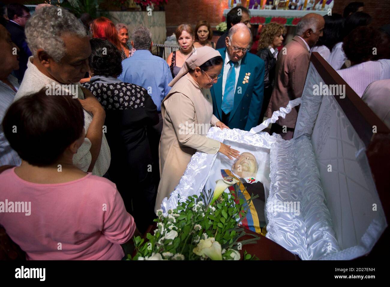 Corpse in casket hi-res stock photography and images - Alamy