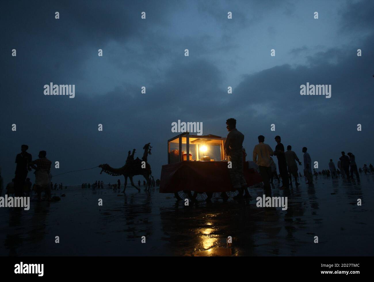Pakistan people silhouette hi-res stock photography and images - Alamy