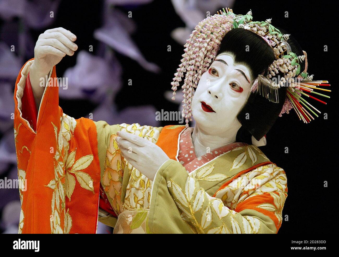Musume kabuki hi-res stock photography and images - Alamy
