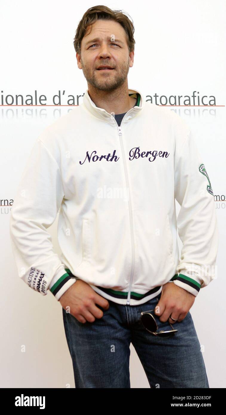 New zealand actor russell crowe hi-res stock photography and images - Alamy