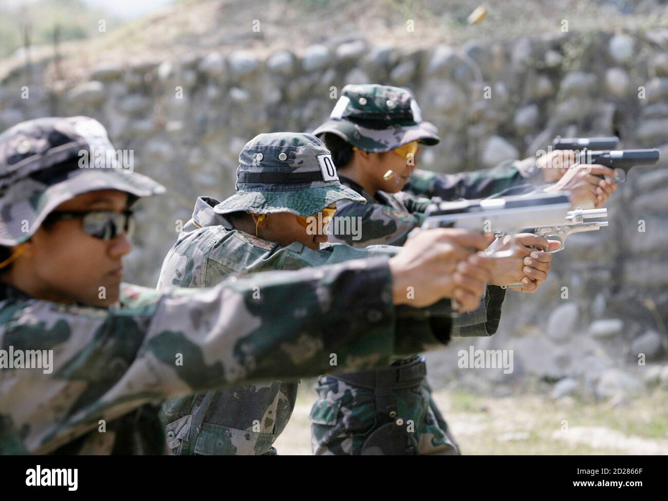 Philippines police gun hi-res stock photography and images - Alamy