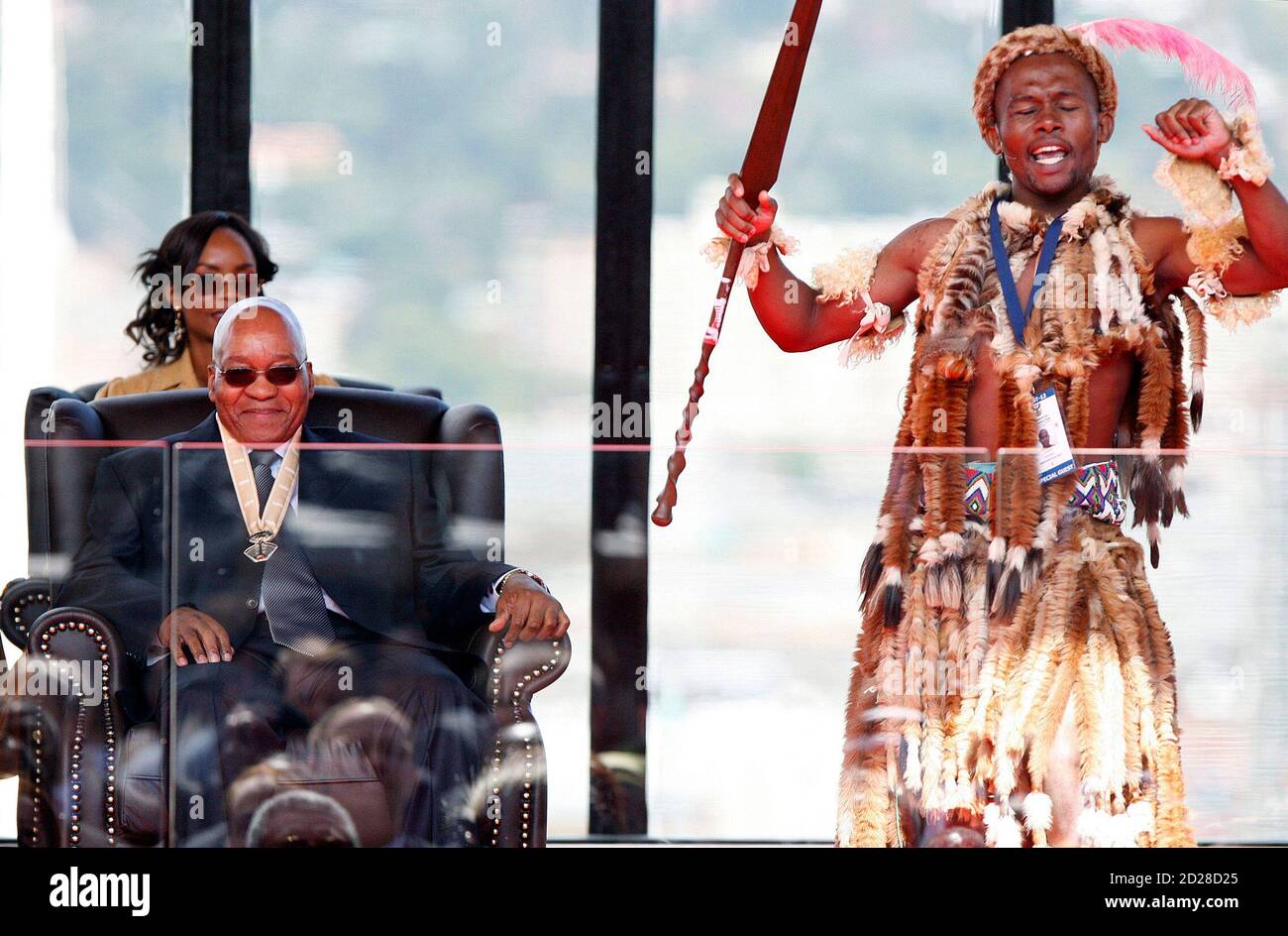 South african dancer stage hi-res stock photography and images - Alamy