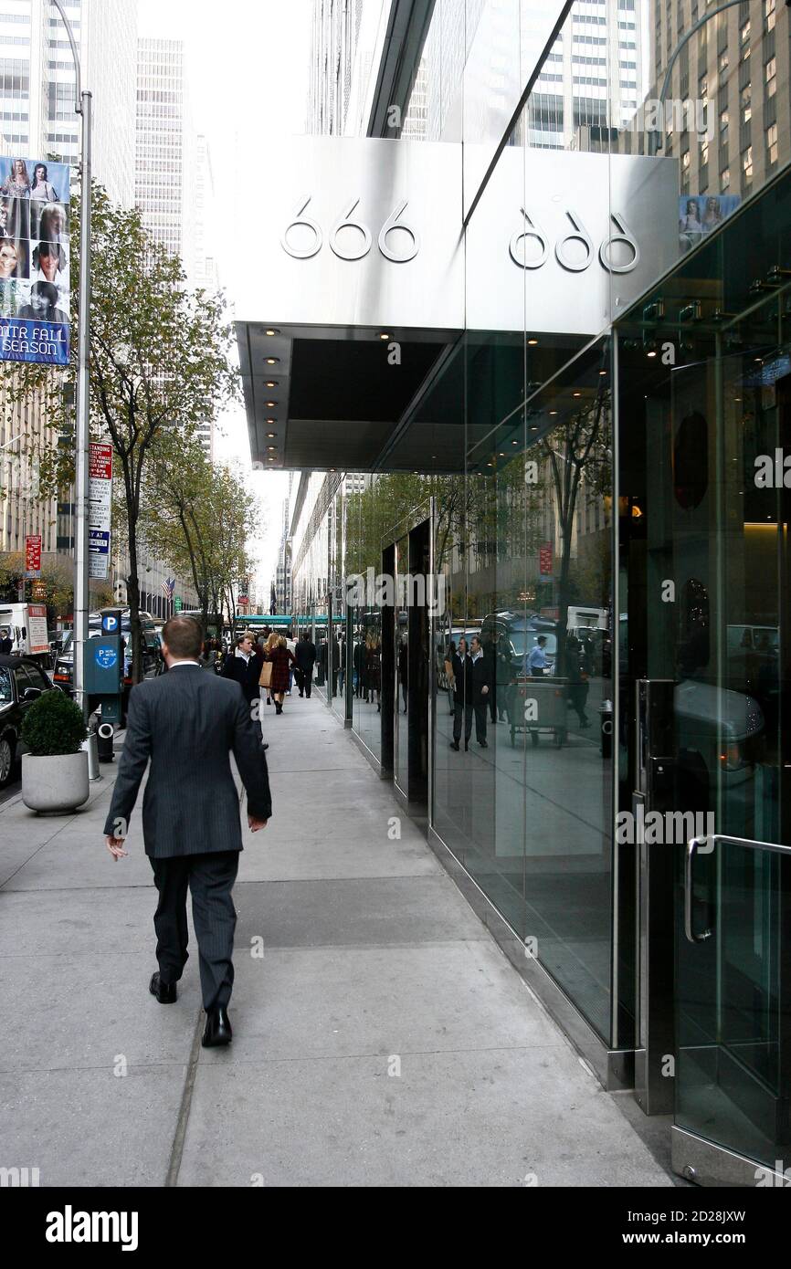 666 Fifth Avenue High Resolution Stock Photography and Images - Alamy