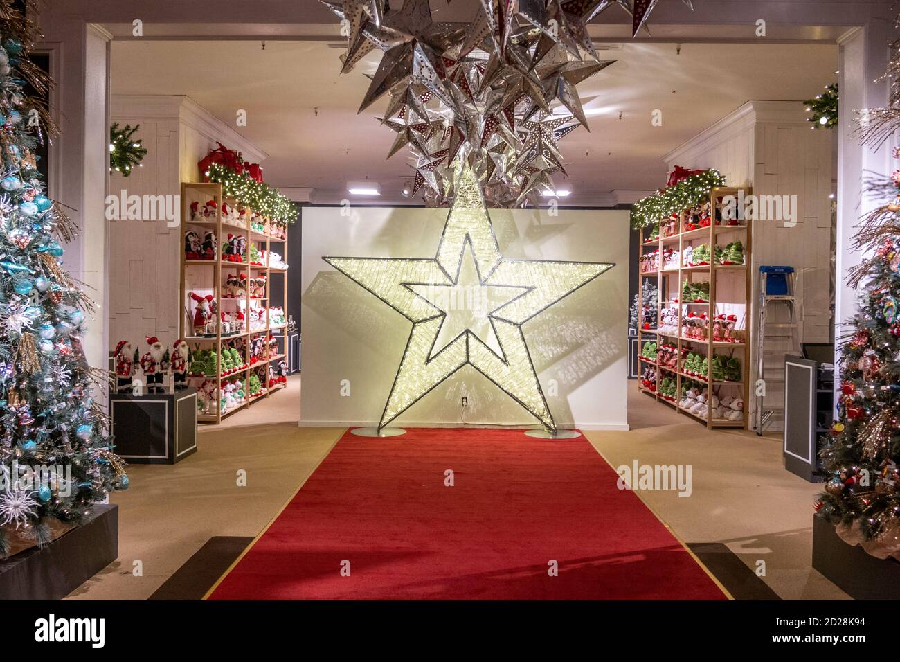 R h macy flagship department hi-res stock photography and images - Alamy