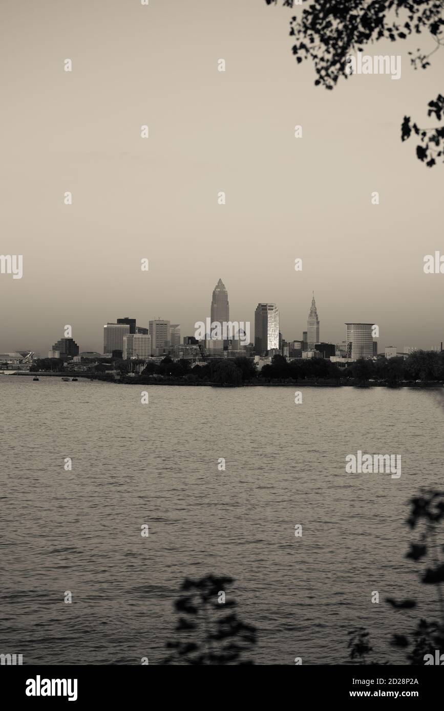Cleveland ohio skyline at sunset Stock Photo - Alamy