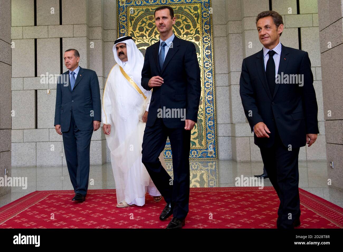 Family posed picture hi-res stock photography and images - Alamy