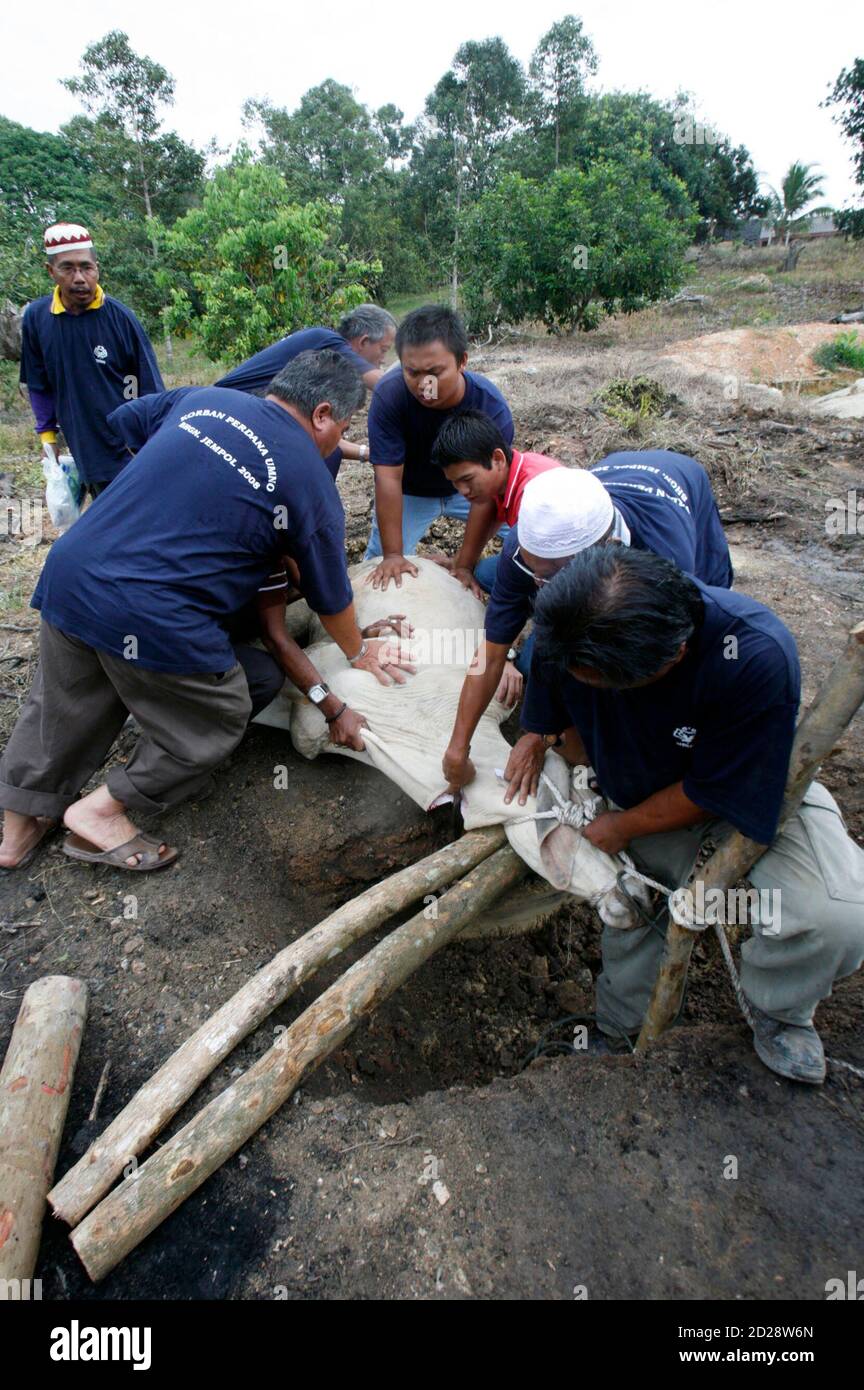 Villagers around the world hi-res stock photography and images - Alamy