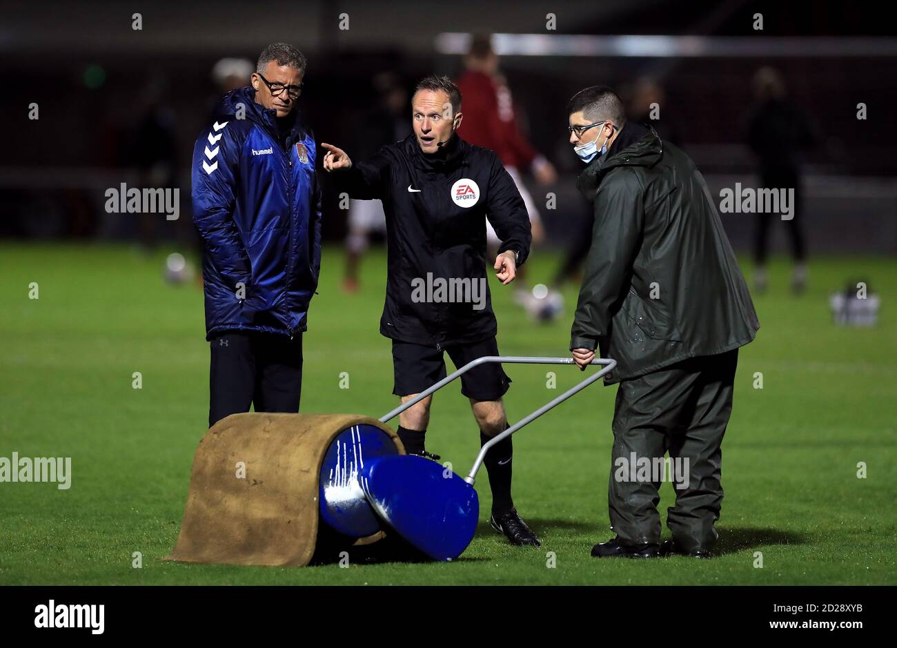 Referee david rock speak hi-res stock photography and images - Alamy