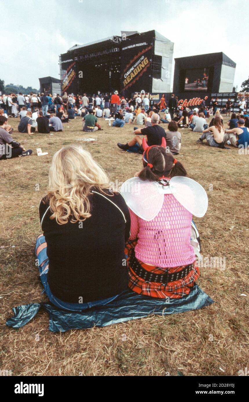 Main stage at the Reading Festival 2002 Stock Photo - Alamy