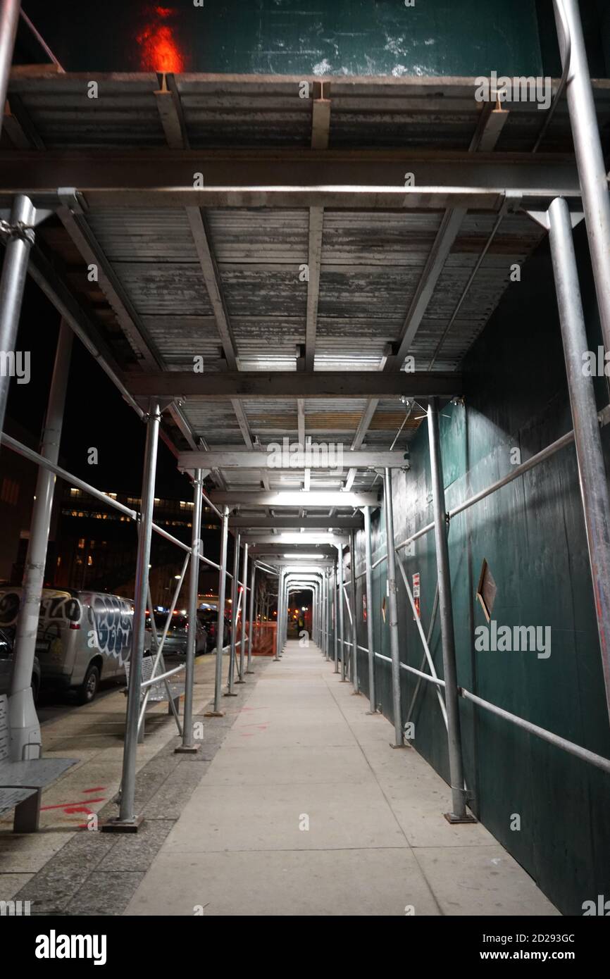 construction alley new york city Stock Photo - Alamy